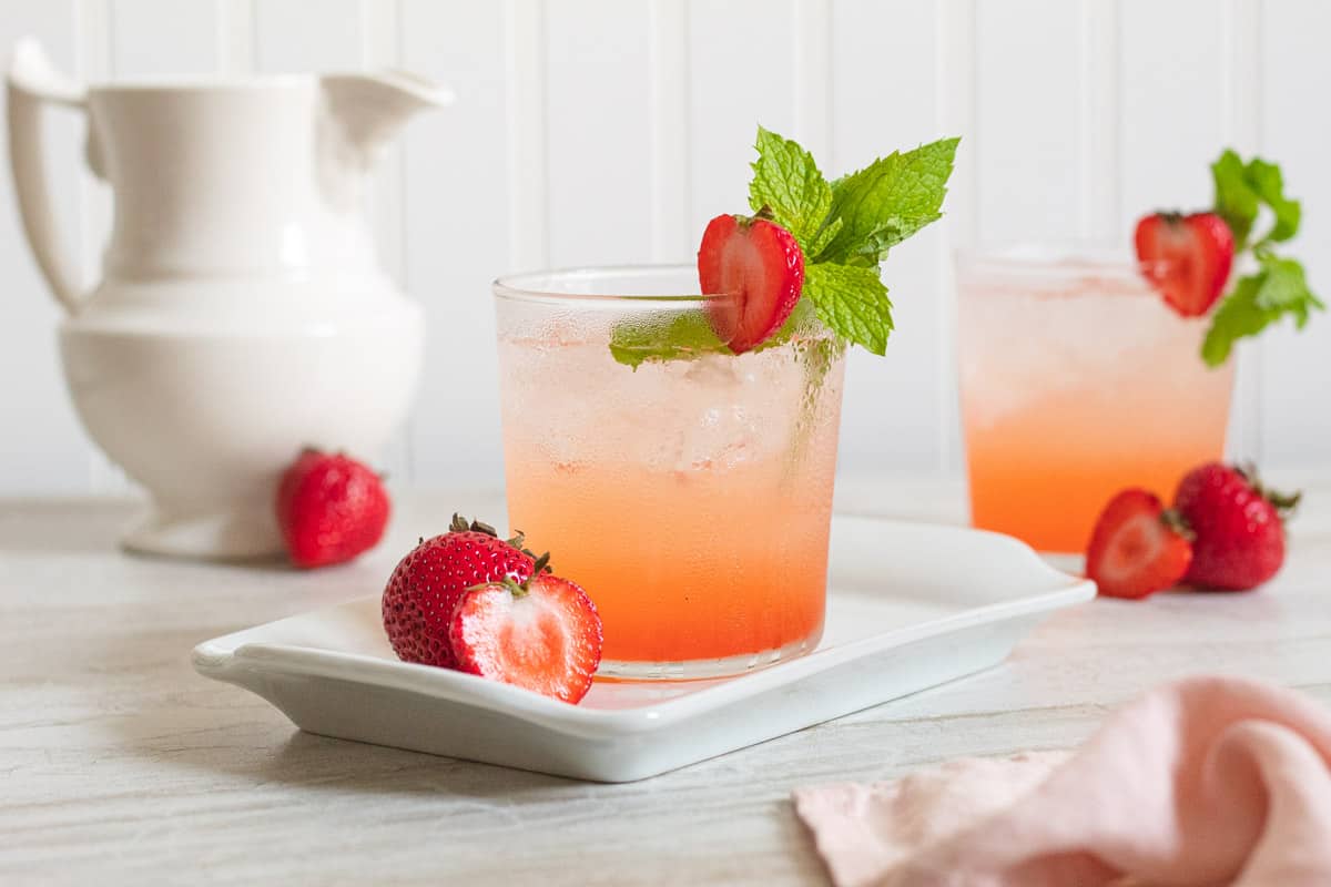Strawberry Vanilla Lemonade Mocktail - The Realist Food Blog